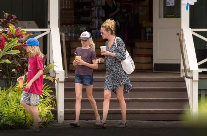 Julia Roberts dengan anak perempuan dan anaknya