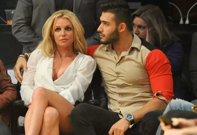 I-Britney Spears noSam Asgari