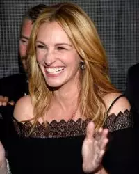 Η Julia Roberts συγχαίρει τους οπαδούς της ταινίας ομορφιάς με την επέτειο