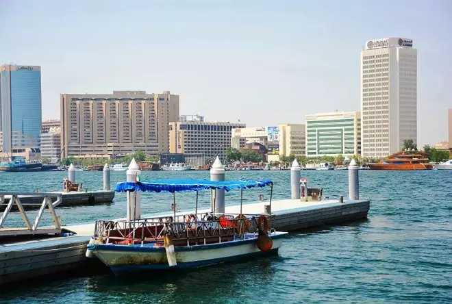 Puerto marítimo de Sharjah