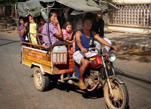 Popular a Cambodja tuk-tuk