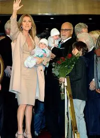 Celine Dion és Rene Angeliel gyermekekkel, 2011