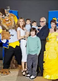 Celine Dion miaraka amin'ny ankizy sy ny mpivady any Las Vegas