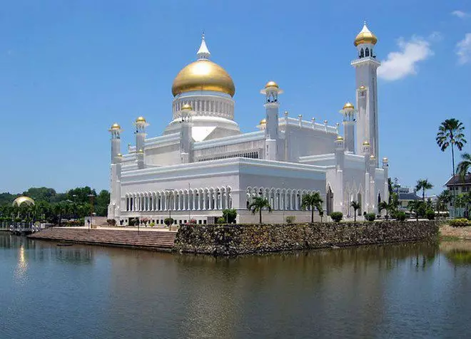 Sultan Palace (Istana Nurul Iman)