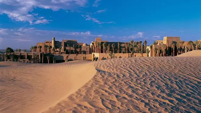 BAE çölünde bulunan Hotel Bab Al Shams Resort,