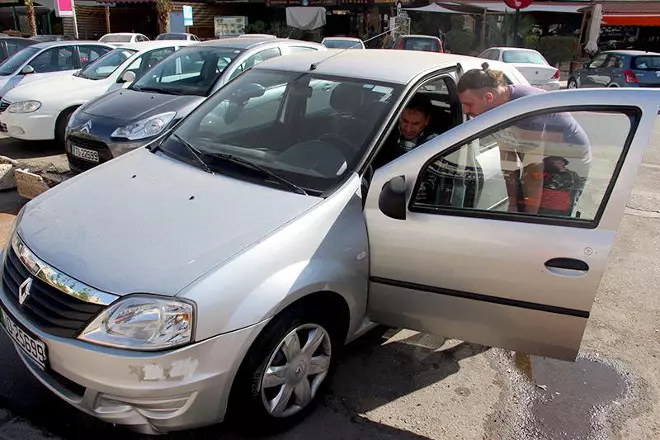 Fitur pelewal mobil di Yordania