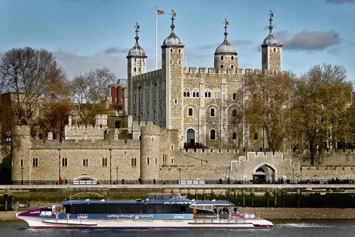 Túr ar bhruacha an Thames