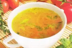 Sopa dietética con pollo.