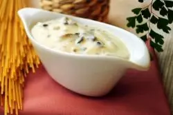 Mushroom sa sour cream sauce