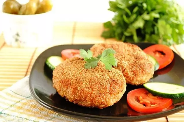 နှေးနှေးချက်ပြုတ်စက်အတွက်ကြက်သား cutlets