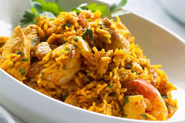 પકાવવાની નાની ભઠ્ઠી માં pilaf