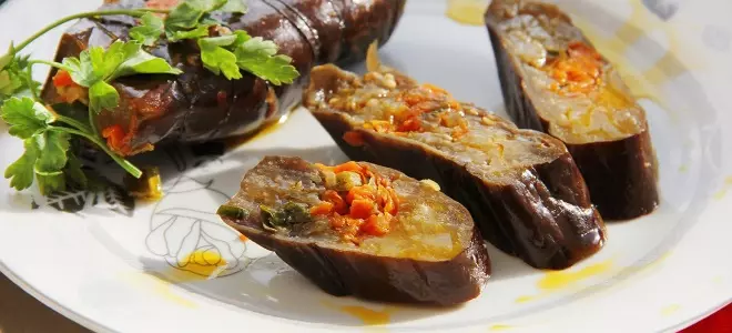 Aubergine Sauer met wortels, greens en knoflook