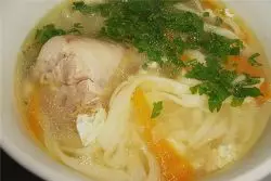 Cómo hacer un fideo casero para la sopa.