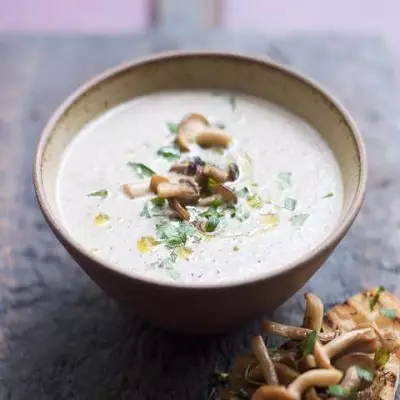 Mushroom puree soep met room