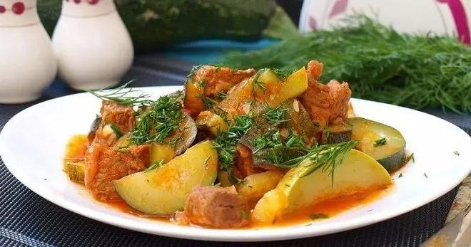 Daging zucchini sing dicithak