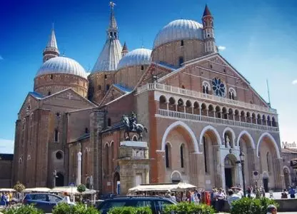 Basilica ee St. Anthony ee Padua