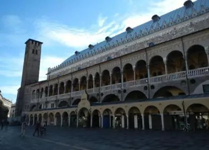 BISNIS PALAZZO RAJONE DI PADUA