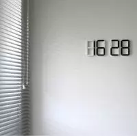 Electronic wall clock