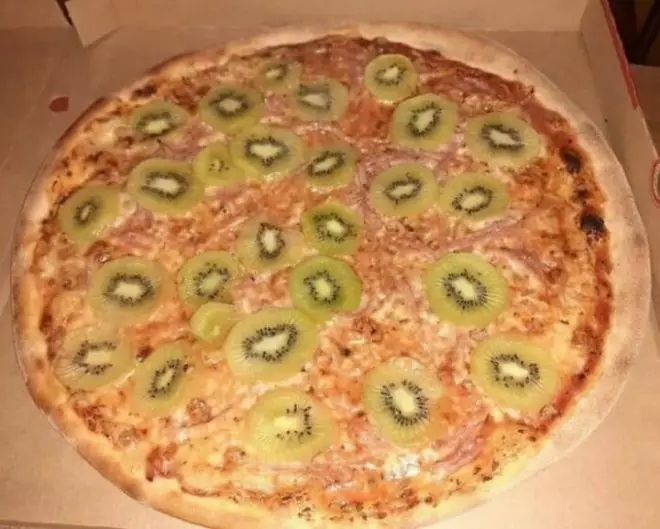 Pizza oo leh Kiwi