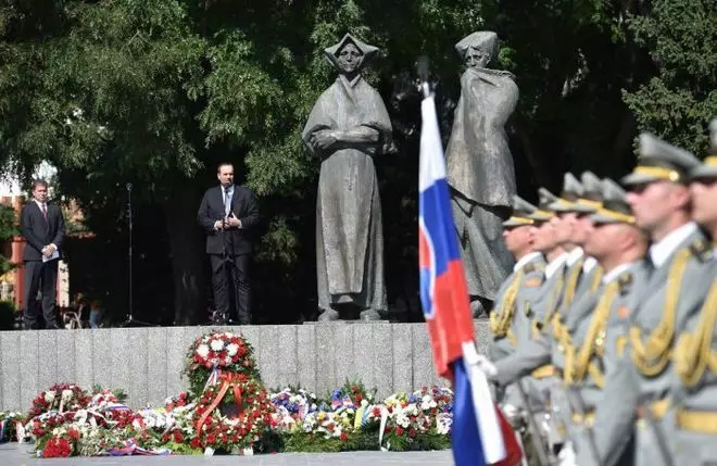 Parade dienā Slovākijas Nacionālā sacelšanās, Bratislava