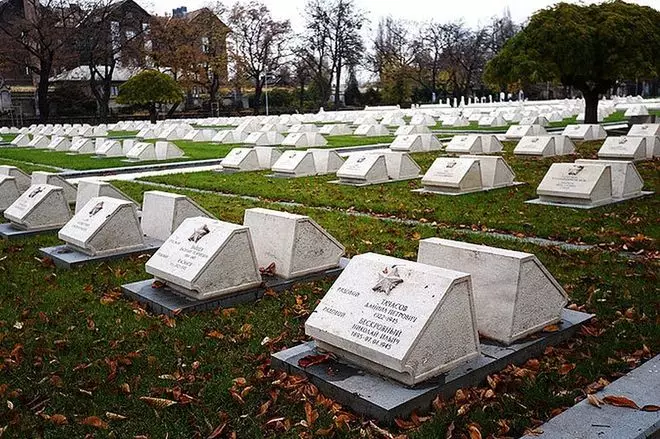 Pamětní komplex sovětských vojáků na hřbitově Cemeveshi, Budapešť