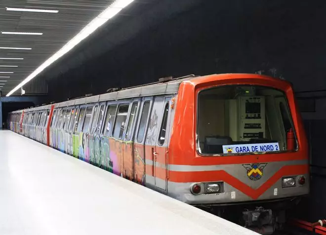 Metro ir aprīkots ar moderniem vilcieniem