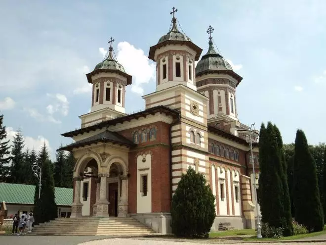 ISinayi i-monastery