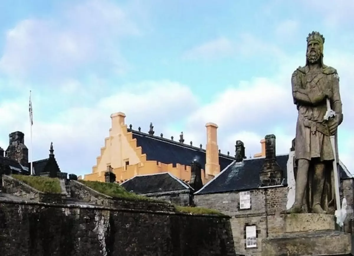 Sterling Castle - otu n'ime ihe nkiri ndị Scotland