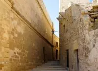 Streets in the fortress are very narrow