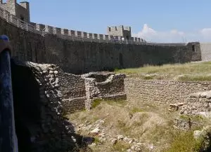 O lado interior da fortaleza