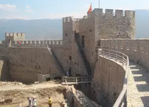 Zidovi tvrđave i iskopavanja
