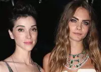 Kara Melievin e Annie Clark