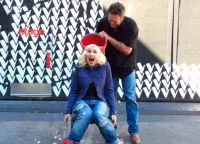 Gwen og Blake Þátttaka í Ice Bucket Challenge Charitable Campaign