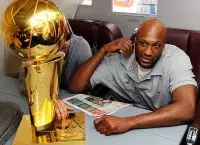 Odom - Primul jucător de baschet câștigă campionatul NBA și Cupa Mondială într-un an