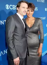 Olivier Martinez sy Holly Berry amin'ny voalohany amin'ny andiany any ivelany