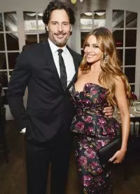 Sofia Vergara mei Joe Mangano yn 'e winter kundige de engagement oan