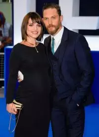 Tom Hardy in noseča Charlotte Riley