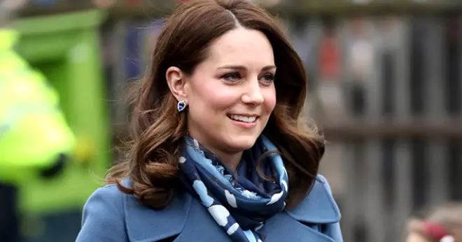 Kate Middleton besoek skool 'n kind se in Brent en 'n opvoedkundige webwerf van stapel gestuur