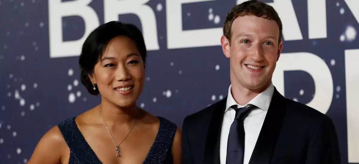 Mark Zuckerberg un Priscilla Chan