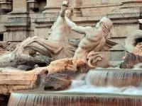 Đài phun nước Trevi ở Rome4