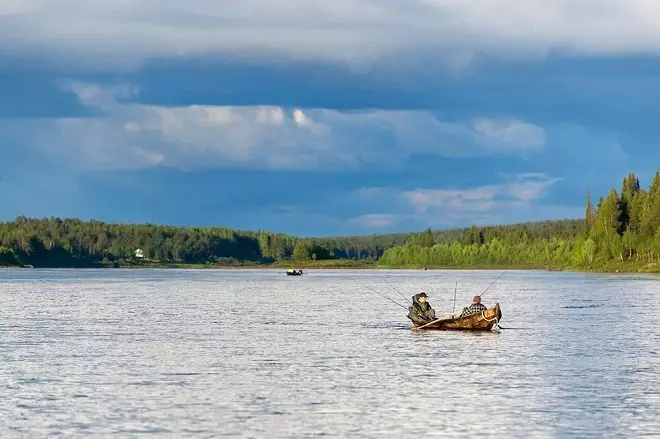 Паасселека дээр загасчлах