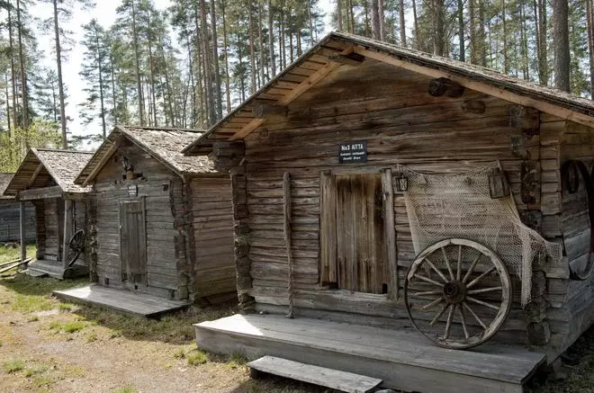 Tradicionalne kućanske zgrade u Muzeju Karelijanske kuće, imatra