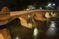 Ponte Latina - à noite