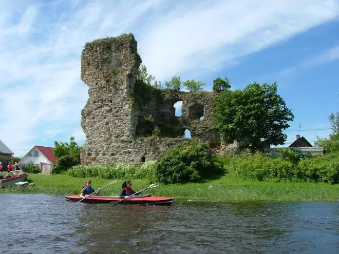 نمایش قلعه از رودخانه