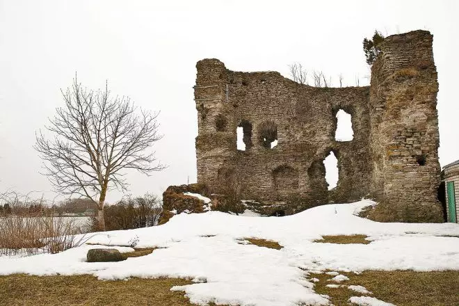 خرابه های قلعه Cherencal