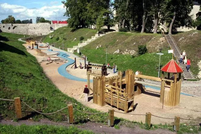 Lekeplass på slottets territorium