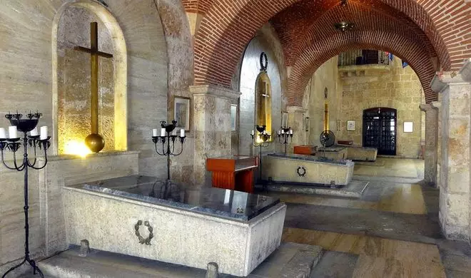 Marble Sarcophage sa National Pantheon, Dominican Republic