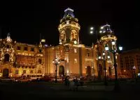 Catedral à noite