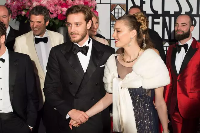 Pierre Casiragi 및 Beatrice Borromeo 공 장미에