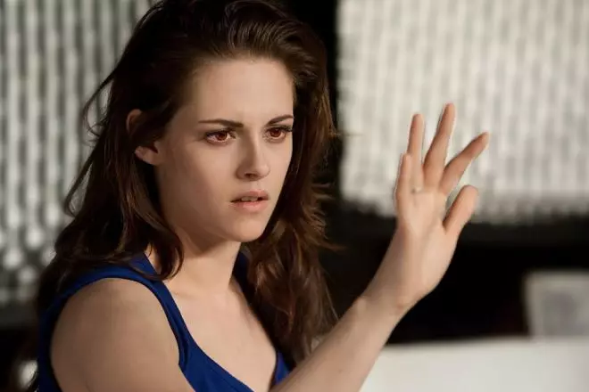 Kristen Stewart Bella Kuğu olarak